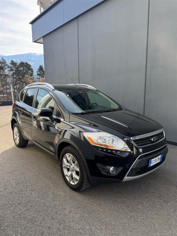 Ford Kuga 2.5L Benzinë 2009 Automatike 8,200 Euro ne Fier - Auto Pazar